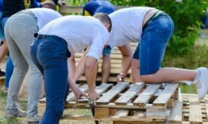 21 Pallet Deck Ideas, Designs and Plans [With Pictures]