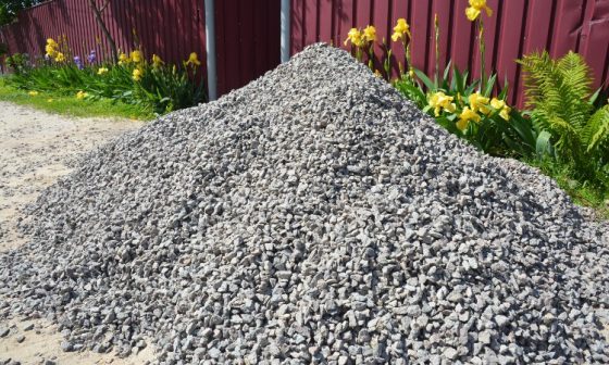 How Much Does a Yard of Gravel Weigh?